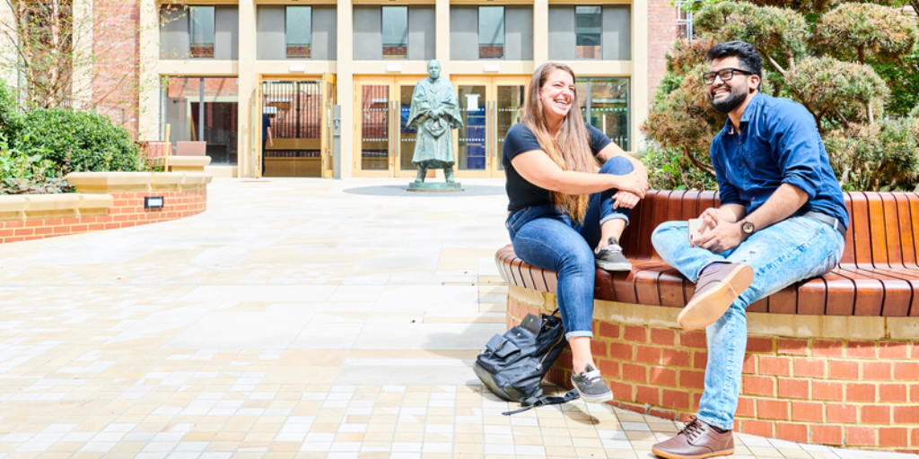 This is the Difference Between Undergraduate & Postgraduate